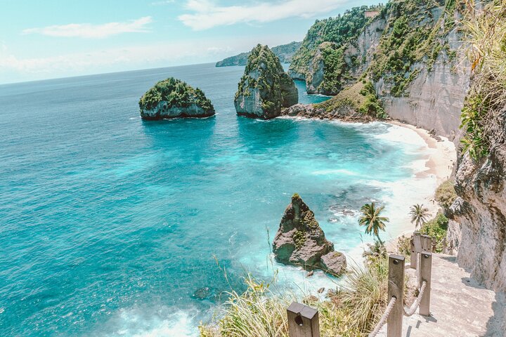Best Iconic West and East Nusa Penida Island Tour