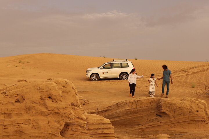 Private Tour : Dubai Desert 4x4 Safari with Camp activities & BBQ Dinner