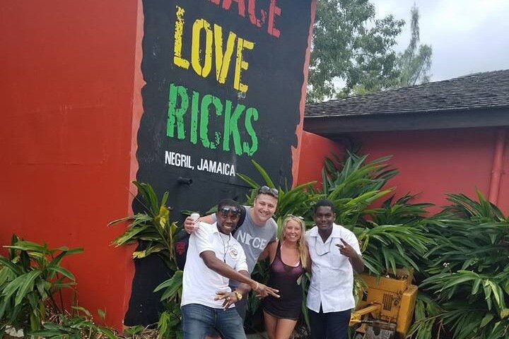 Private Negril Beach & Rick's Cafe Sunset Tour