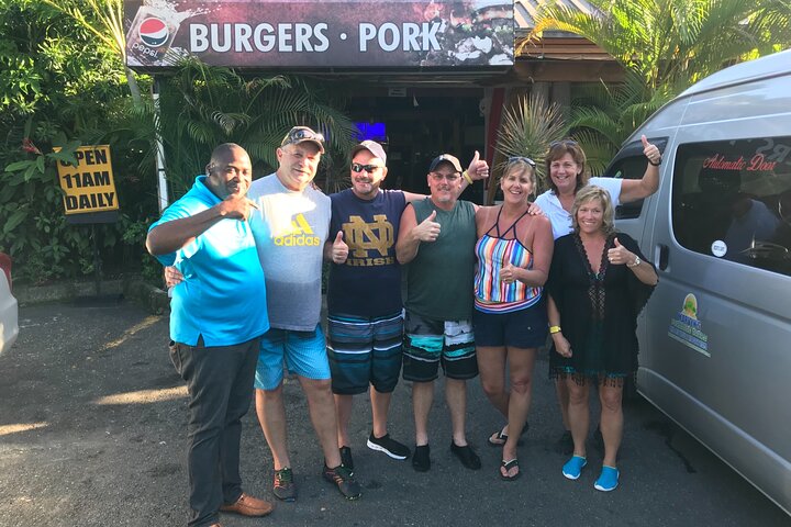 Ocho Rios City Bus Tour (Beach, Sightseeing & Shopping)