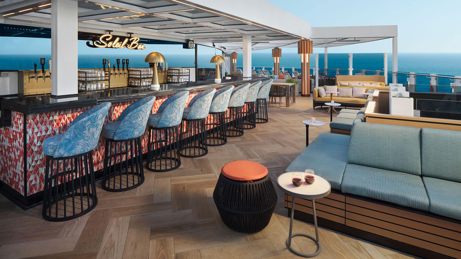 Soleil Bar - Norwegian Prima Norwegian Cruise Line | Gangwaze