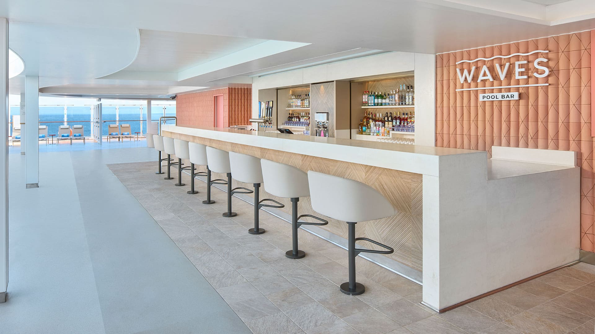 Waves Pool Bar - Norwegian Getaway Norwegian Cruise Line | Gangwaze